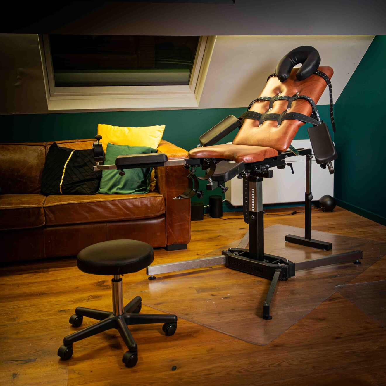 sm bdsm kamer Belgie huren, room belgium, sm dungeon Belgique