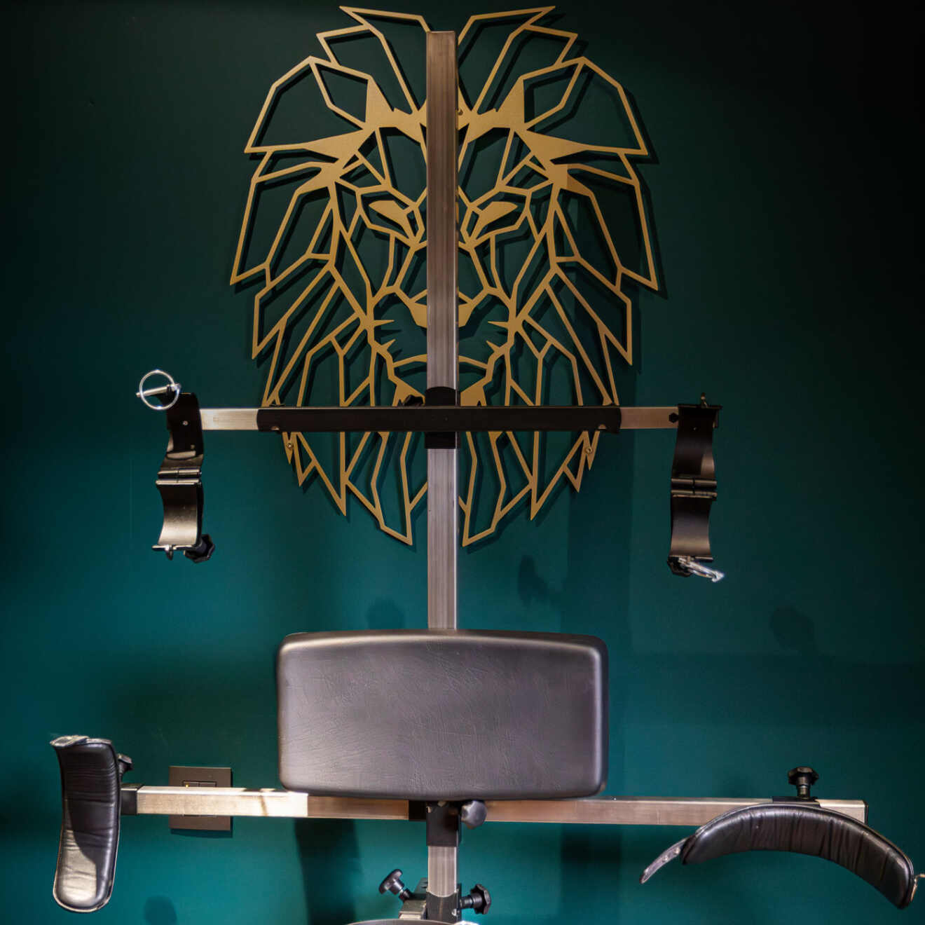 sm bdsm kamer Belgie huren, room belgium, sm dungeon Belgique